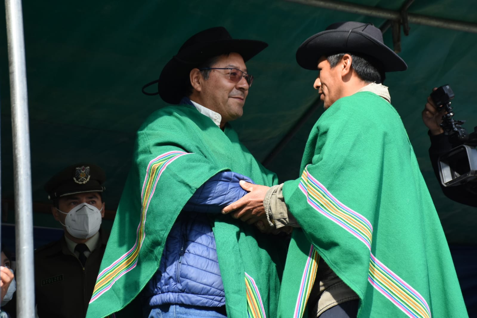 ABI - El presidente, Luis Arce Catacora, entrega la canalización y ...