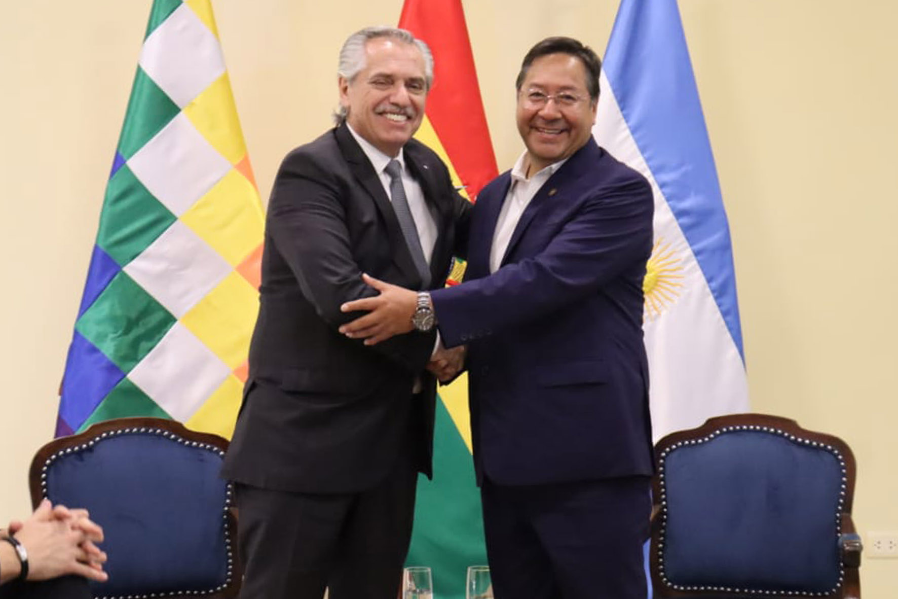 ABI - Presidente de Bolivia, Luis Arce, sostiene en Yacuiba, Tarija ...