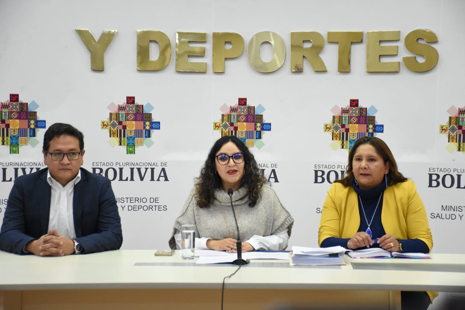 ABI - Ministra de Salud María Renee Castro informa sobre la ampliación ...