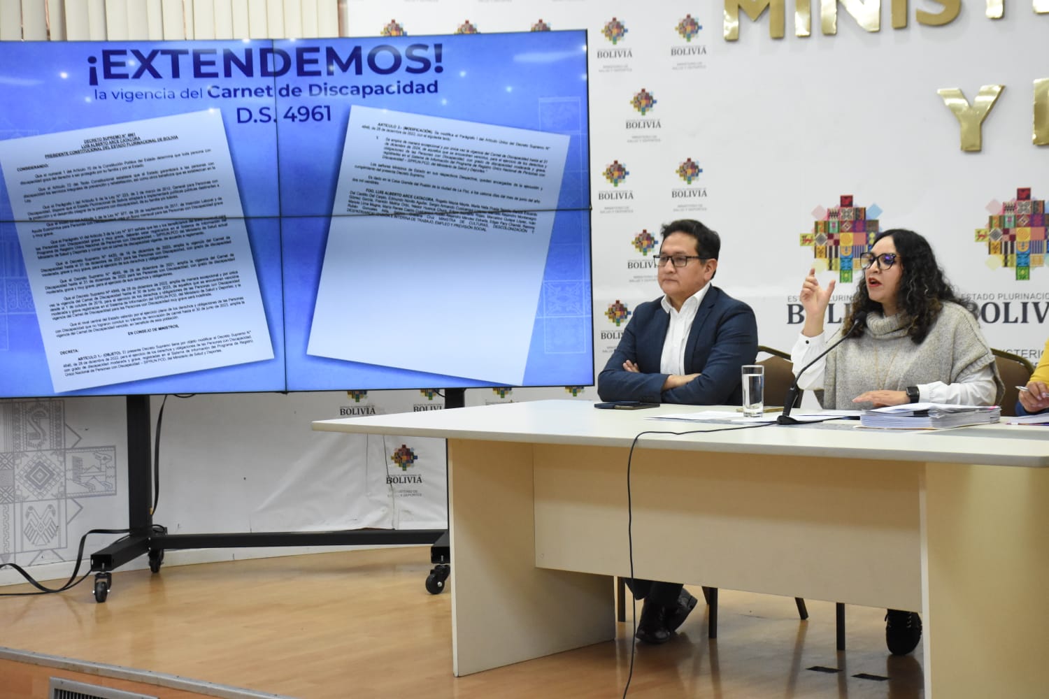 ABI - Ministra de Salud María Renee Castro informa sobre la ampliación ...