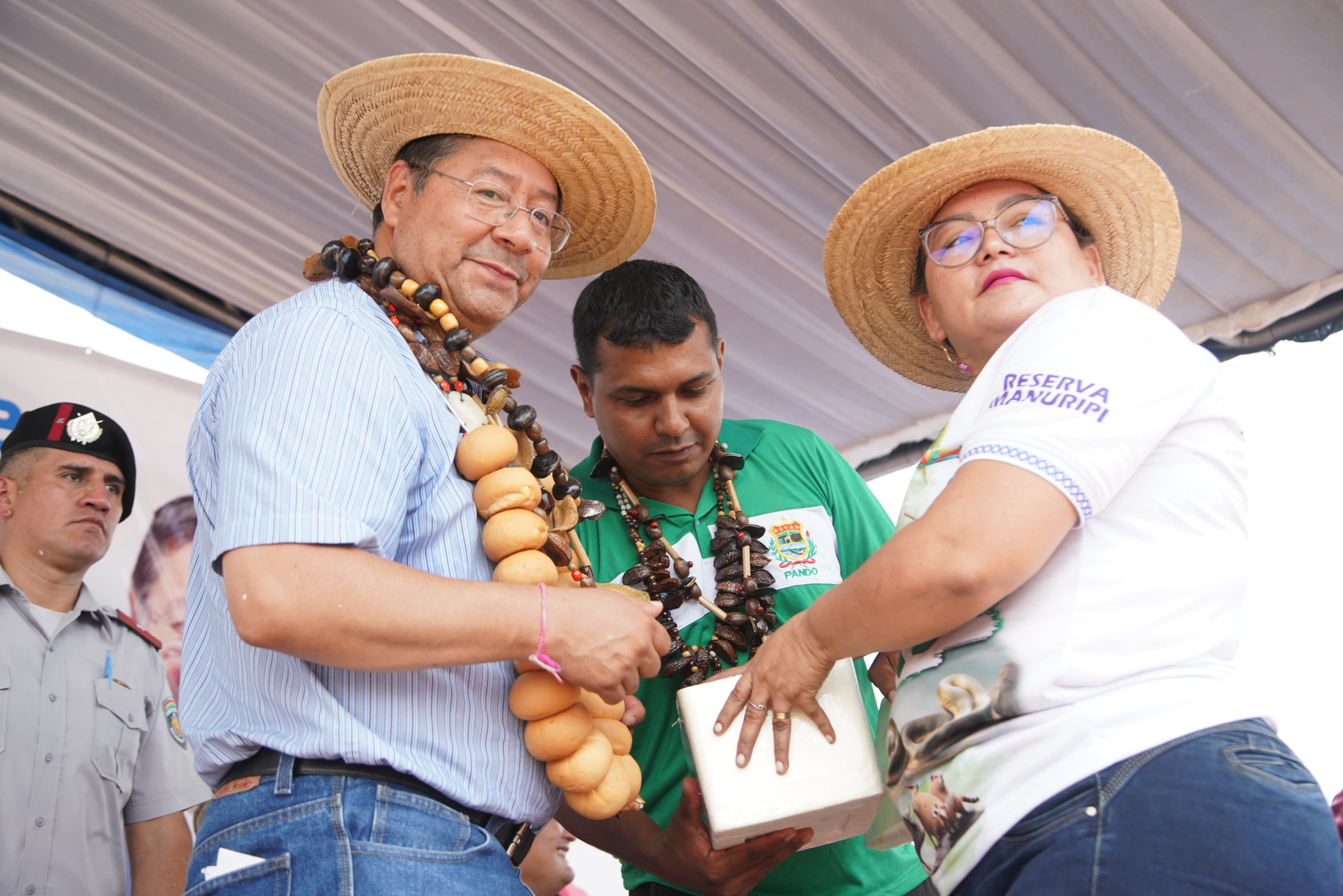 ABI - Presidente coloca la Piedra Fundamental para la Construcción de ...