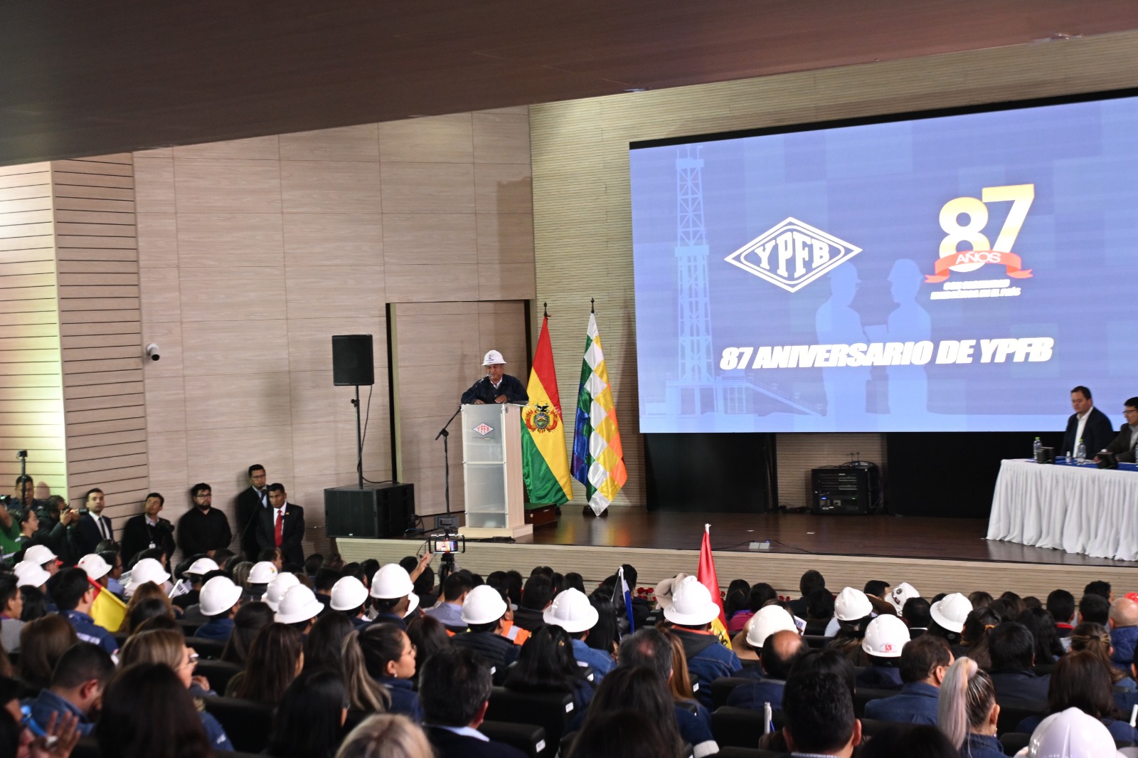ABI - El presidente del Estado Luis Arce Catacora conmemora los 87 años ...